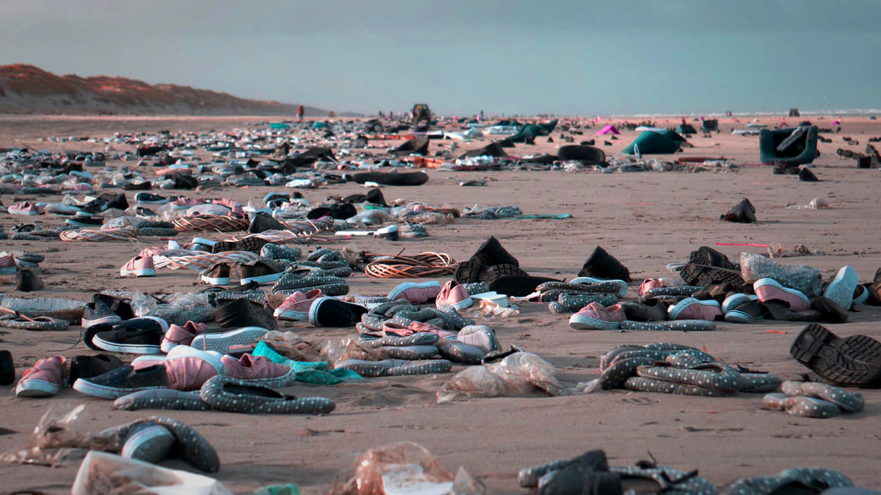 Twee jaar na containerramp MSC Zoe: ‘800.000 kilo afval in zee ...